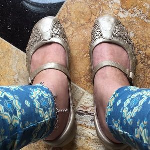 Taryn Rose | Shoes | Taryn Rose Maryjanes Breathable Weaveneutral Gold ...